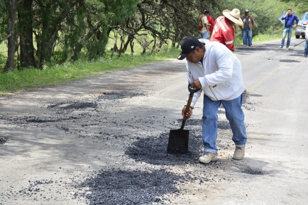 SIGUE PROGRAMA DE BACHEO EN CARRETERAS DE JEREZ - DireccionesZac SIGUE PROGRAMA DE BACHEO EN CARRETERAS DE JEREZ - DireccionesZac