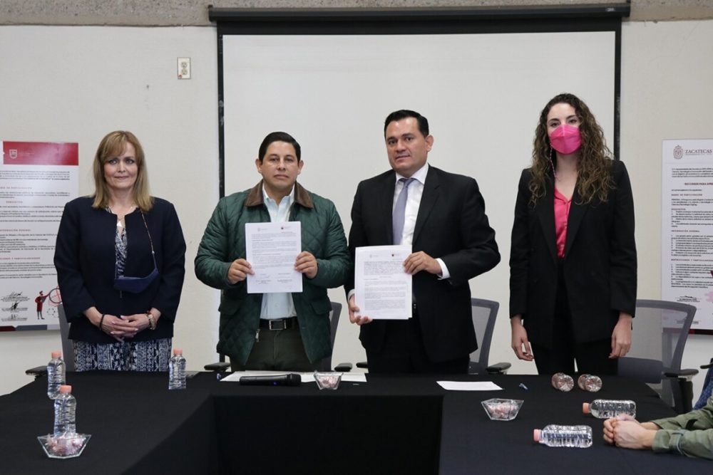 CONJUNTAN ESFUERZOS PARA EL DESARROLLO EN LA CIENCIA Y TECNOLOGÍA CONJUNTAN ESFUERZOS PARA EL DESARROLLO EN LA CIENCIA Y TECNOLOGÍA
